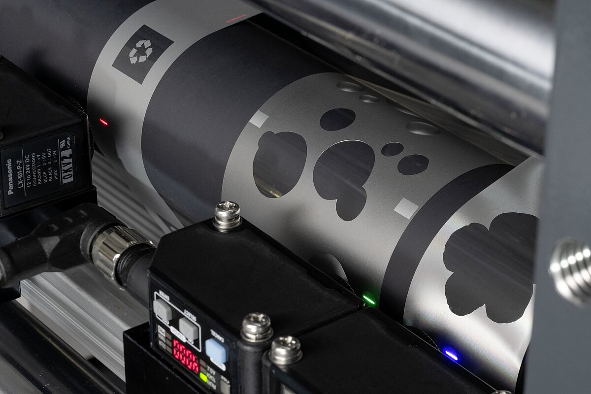 Efficient finishing: using single-image applications and continuous designs